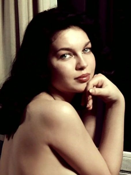 Linda Vargas Photos News And Videos Trivia And Quotes Famousfix