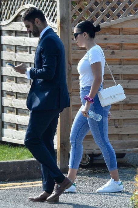 Georgina Rodriguez – Seen in a gym outfit in Cheshire - FamousFix Georgina Rodriguez – Seen in a gym outfit in Cheshire - FamousFix