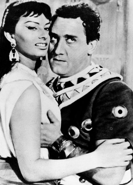 Due Notti Con Cleopatra 1953 Sophia Loren Picture 27518166 454 X