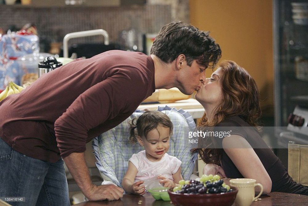 Debra Messing and Harry Connick, Jr - FamousFix Debra Messing and Harry Connick, Jr - FamousFix
